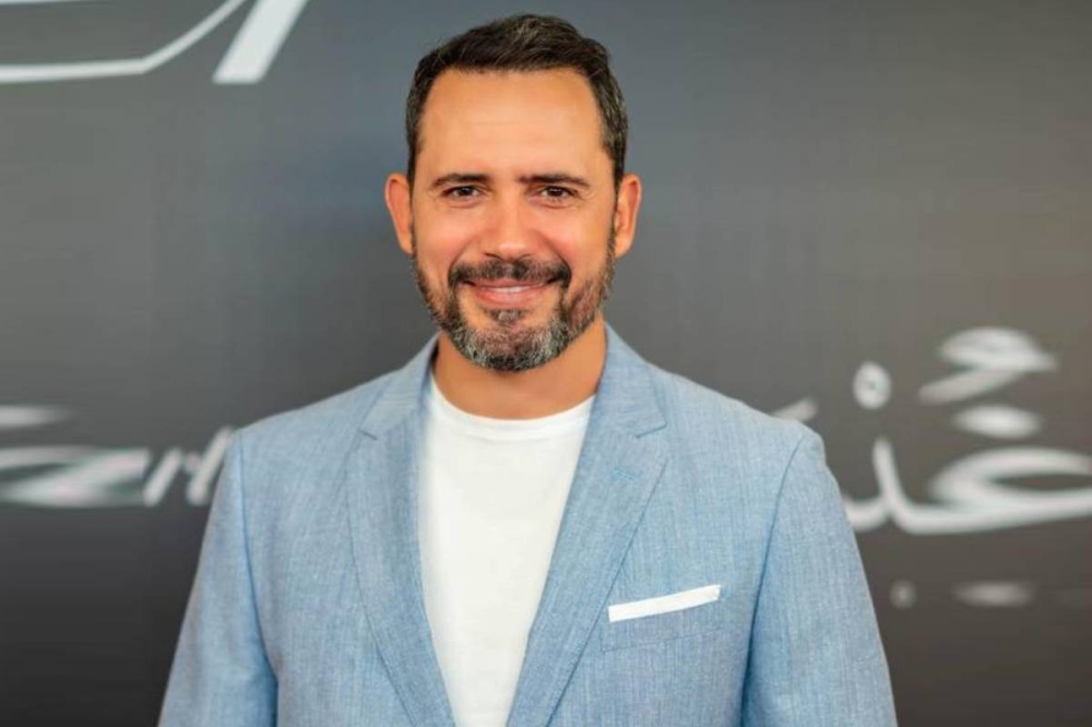 ظافر العابدين وصبا مبارك في «أنف و3 عيون» - جريدة الجريدة الكويتية