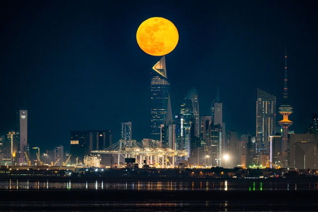 قمر «الذئب» في سماء الكويت - جريدة الجريدة الكويتية